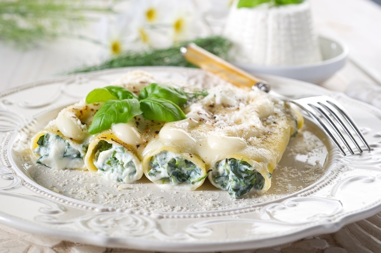 Каннеллони с творогом и шпинатом